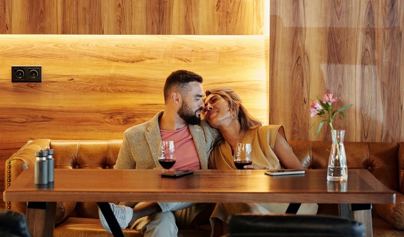 13 Subtle Signs She Wants to Sleep With You (And What to Do About It) - World Hookup Guides